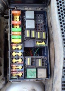 2005 Ford Focus Fuse Boxes Diagram and Locations